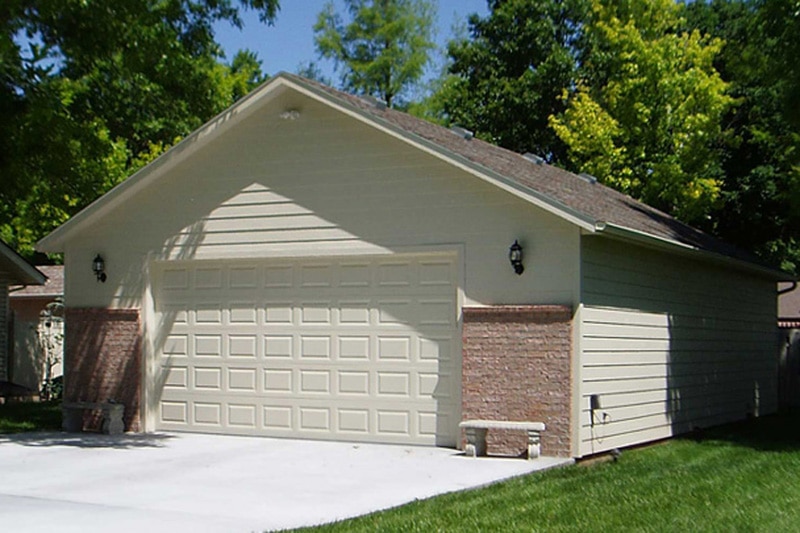 custom-Lap-sided-Garage-in-marion-ks - Kansas Outdoor Structures